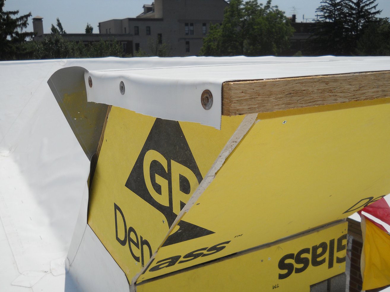 How Parapet Caps Ease Construction